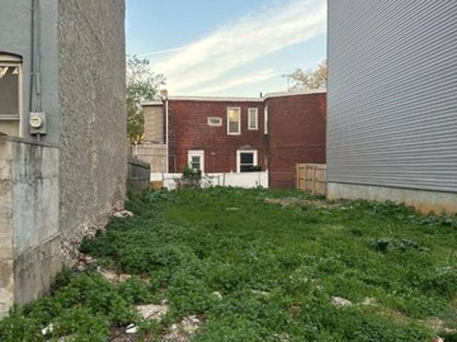 907 N 43rd St, Philadelphia, PA 19104