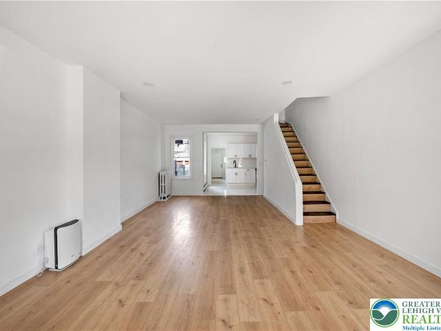 907 N 5th Street