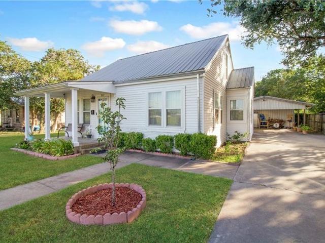 907 N Tyler St, Beeville, TX 78102