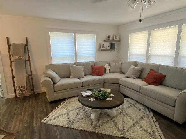 907 N Magnolia Avenue