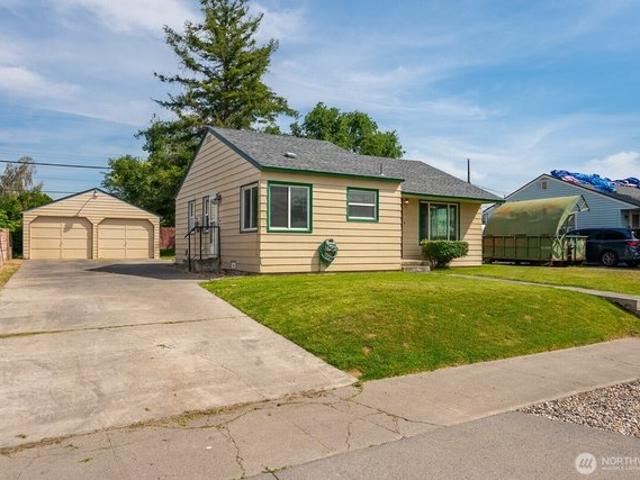 907 S Hawthorne Dr, Moses Lake, WA 98837