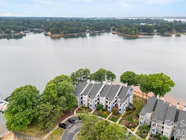 907 Southwest Drive