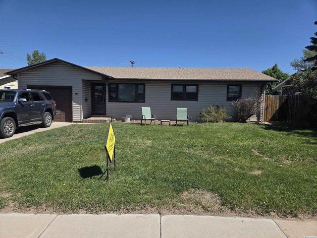 907 Sander Dr, Laramie, WY 82072