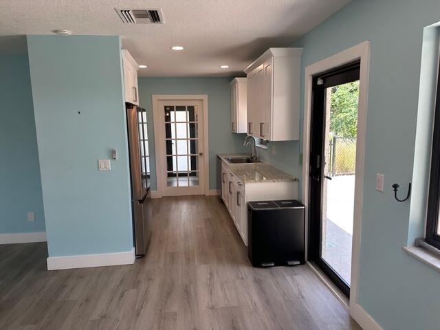 907 SE Lake St, Stuart, FL 34994 | MLS #R11159