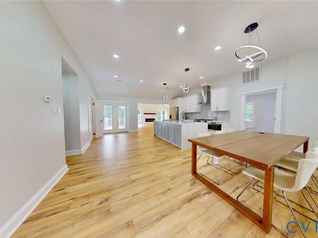 907 Sunset Drive