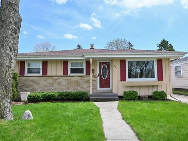 907 Roosevelt Ave, Racine, WI 53406