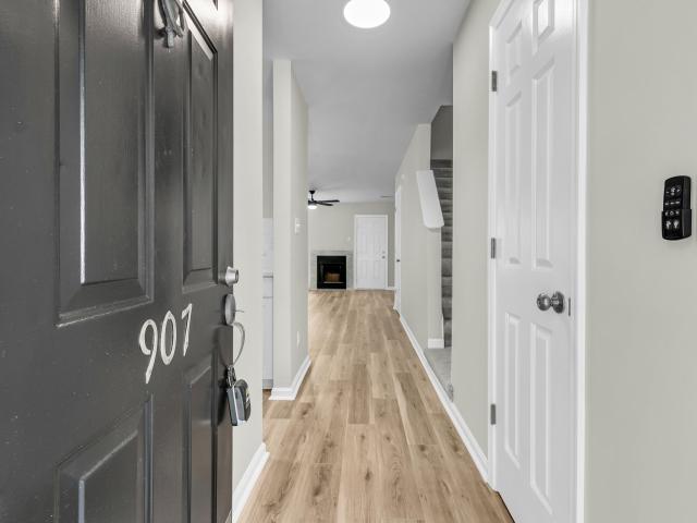 907 Reserve Way