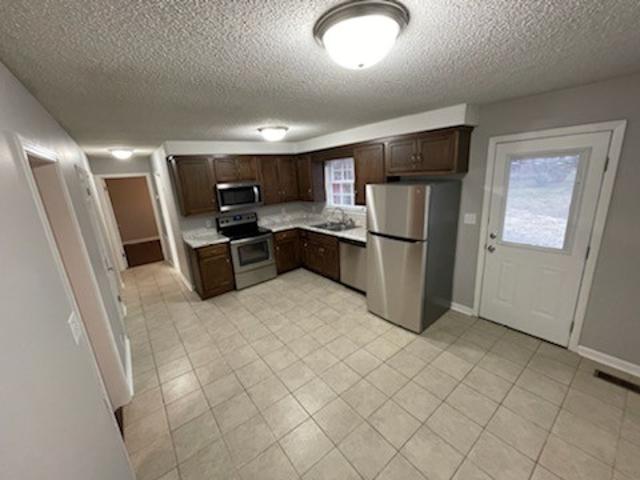 907 Ryan Dr