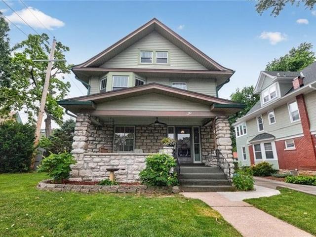 907 W 32nd St, Kansas City, MO 64111
