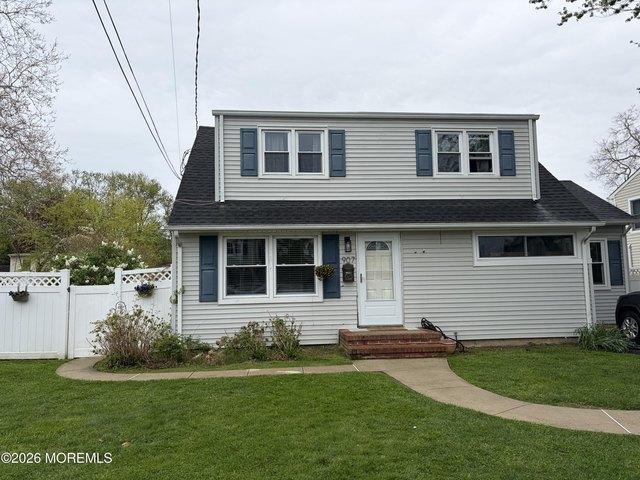 907 Woodcrest Dr, Spring Lake Heights, NJ 07762