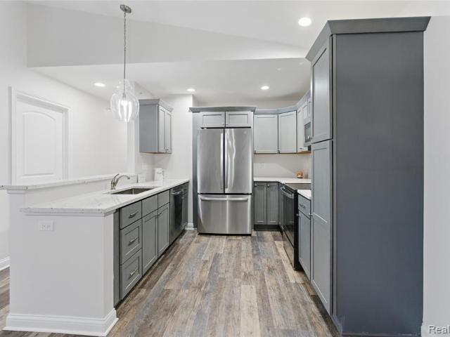 907 Watercress Lane