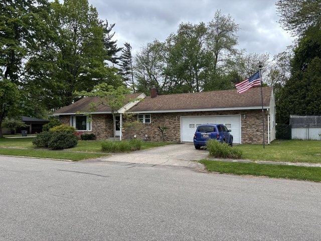 907 Wilson Ave, Sturgis, MI 49091