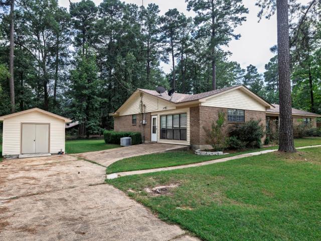 907 Tanglewood Drive