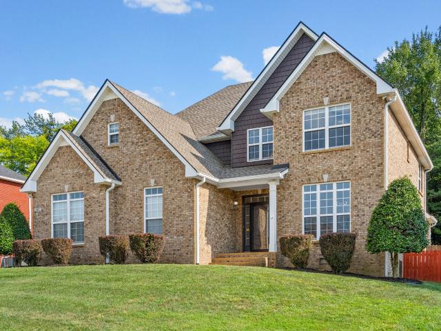 907 Terraceside Cir
