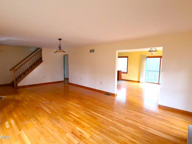 907 Thornberry Court
