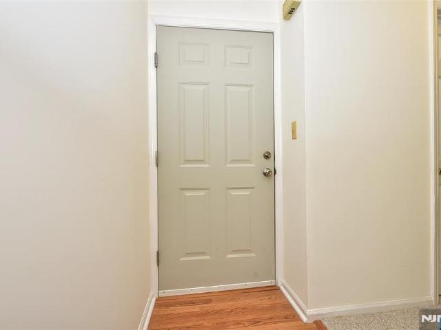 907 Thoreau Ct, Mahwah, NJ 07430 | MLS #25044 | Compass