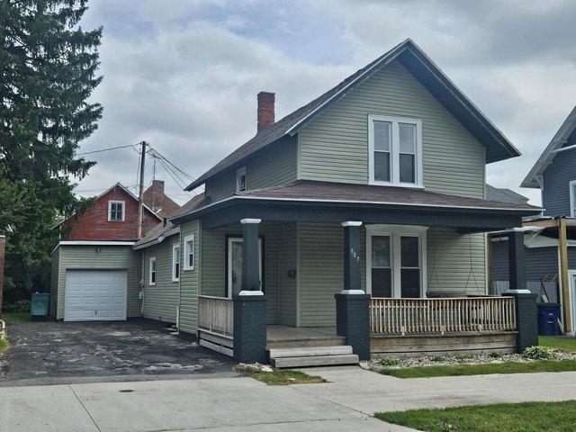 907 Tyler St, La Porte, IN 46350