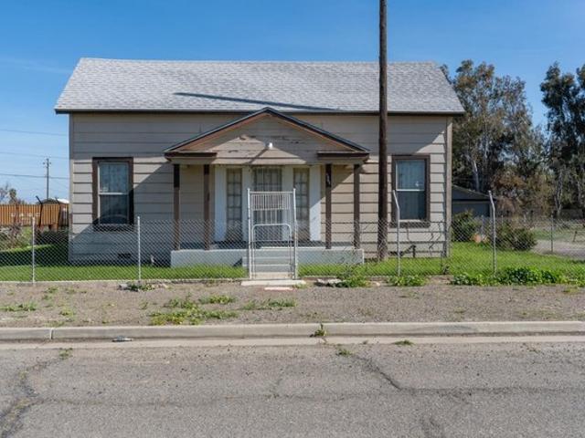 9084 O St, South Dos Palos, CA 93665