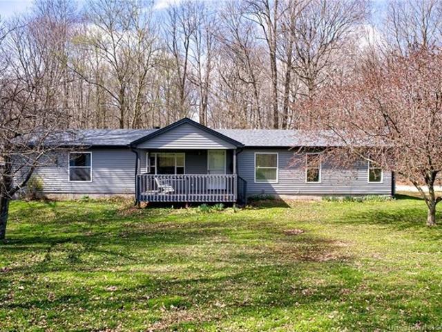 9084 E Blue River Rd, Pekin, IN 47165