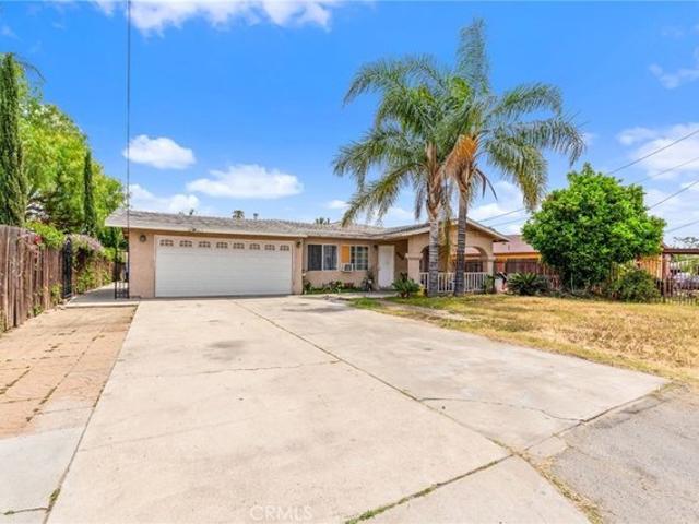 9085 Poplar Ave, Fontana, CA 92335