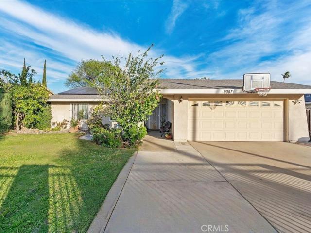 9087 Rosecrest Dr, Fontana, CA 92335 | MLS #DW26011