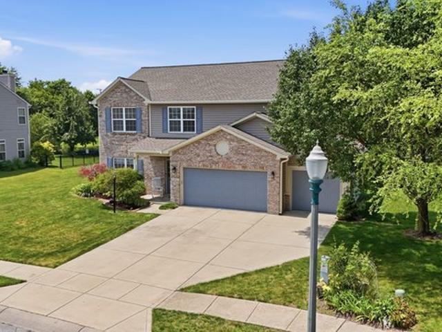 9080 N Falling Waters Dr, McCordsville, IN 46055
