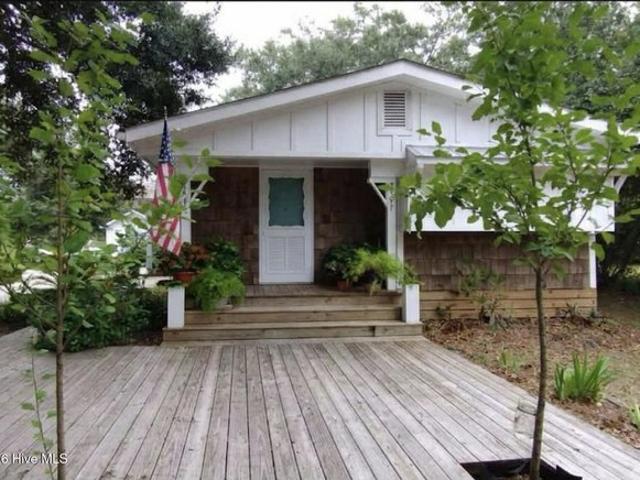9081 Beach Dr SW, Calabash, NC 28467