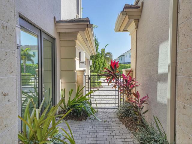 9081 Chauvet Way, Boca Raton, FL
