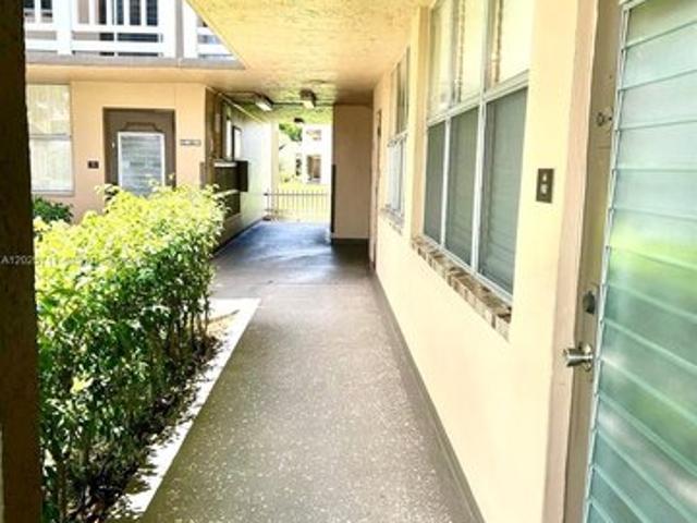 9081 Sunrise Lakes Blvd Apt 113, Sunrise, FL 33322