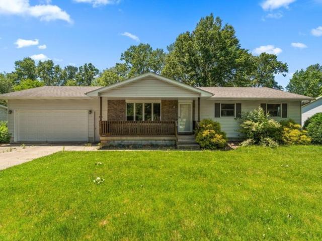 9082 Estates Dr, Demotte, IN 46310