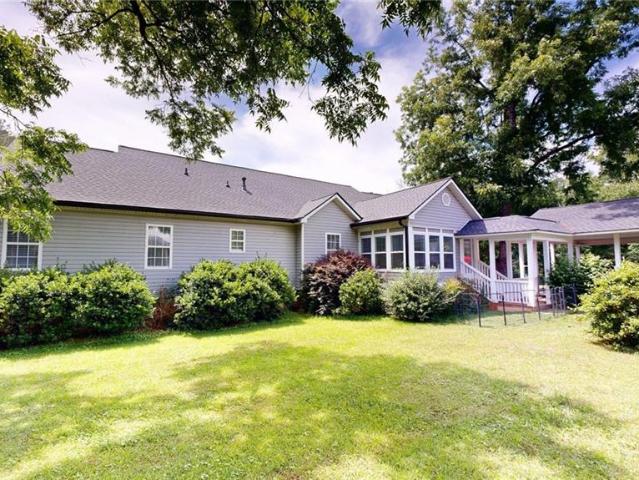 9083 Buchanan Highway