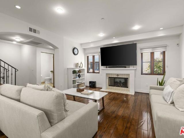 908 17th Street 4