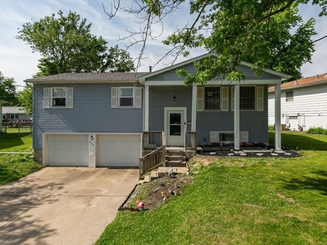908 27th Avenue Ct, East Moline, IL 61244