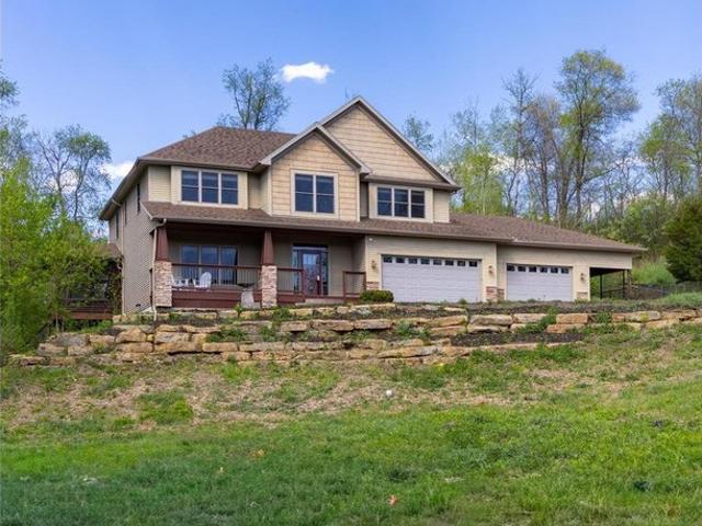 908 87th Ave, Hudson, WI 54016
