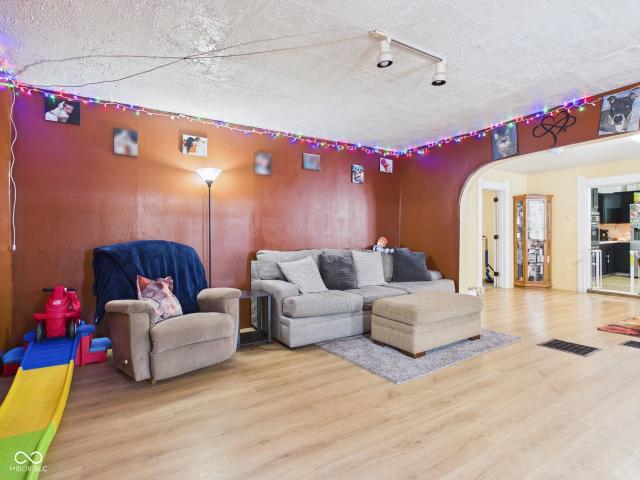908 Cottage Avenue