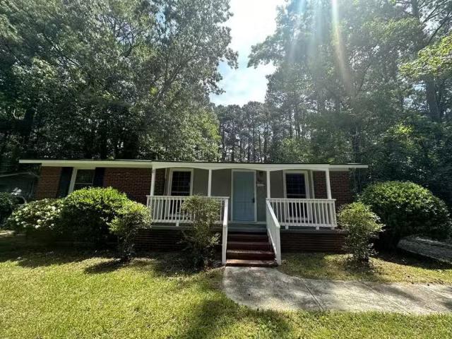 908 Chatham Ln