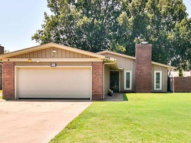 908 Clement Rd, West Memphis, AR 72301
