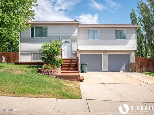 908 Almon Dr, Gillette, WY 82718