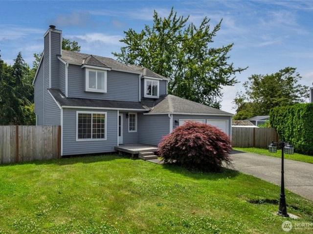 908 Baysinger Pl, Enumclaw, WA 98022