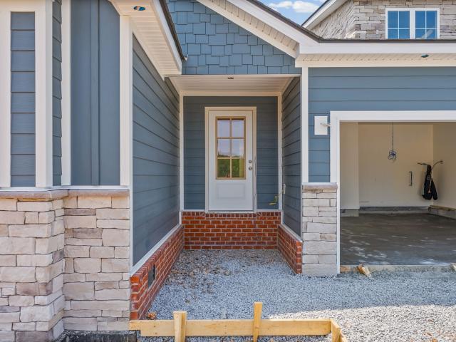 908 Bankside Dr