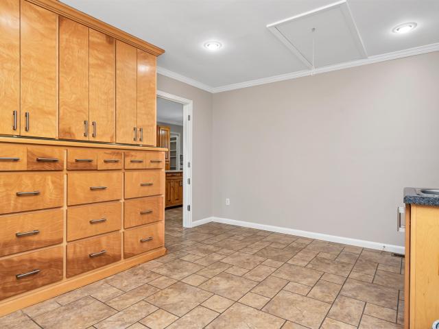 908 Davison Ave