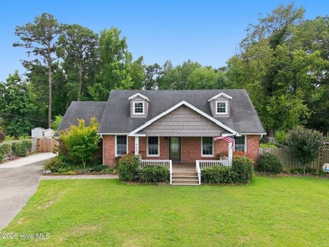 908 Daniel Dr, Jacksonville, NC 28540