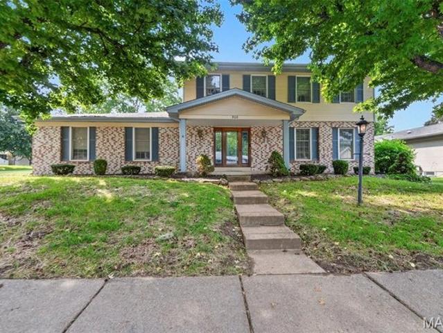 908 Devonshire Ln, Saint Charles, MO 63301