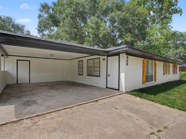 908 Deer Park Road