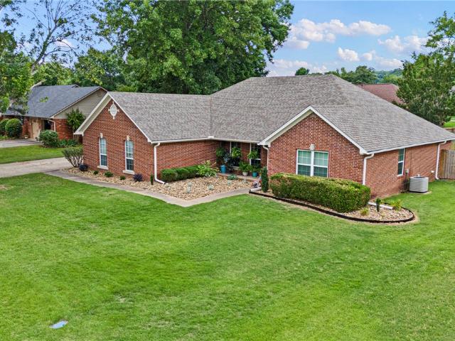 908 Deerfield Court
