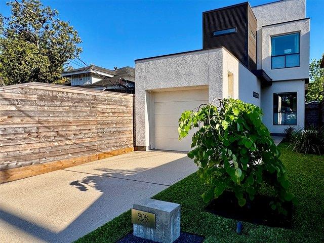 908 E 23rd St, Houston, TX 77009