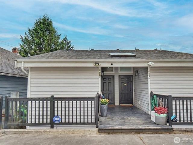 908 Hiawatha Pl S Unit B, Seattle, WA 98144