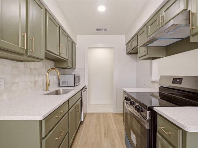 908 Isbell Road # B