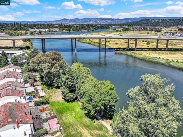 908 Marina Dr Unit 908, Napa, CA 94559