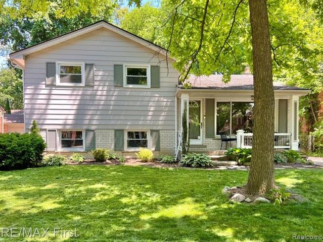 908 Marywood Dr, Royal Oak, MI 48067